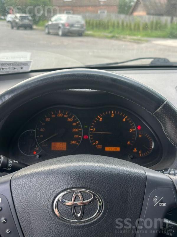 Pelēks Toyota Avensis 2003 Rīga, ar dzinēja tilpumu 2.00 L un nobraukumu 320 tūkst. km par 2000 €, foto 5 vietnē AUTOMOTO.COM.LV