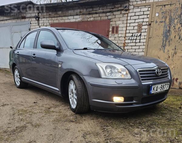 Pelēks Toyota Avensis 2003 Daugavpils, ar dzinēja tilpumu 2.00 L un nobraukumu 383 tūkst. km par 1500 €, foto 2 vietnē AUTOMOTO.COM.LV