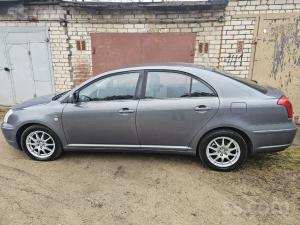 Pelēks Toyota Avensis 2003 Daugavpils, ar dzinēja tilpumu 2.00 L un nobraukumu 383 tūkst. km par 1500 €, foto 4 vietnē AUTOMOTO.COM.LV