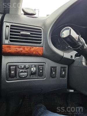 Pelēks Toyota Avensis 2003 Daugavpils, ar dzinēja tilpumu 2.00 L un nobraukumu 383 tūkst. km par 1500 €, foto 6 vietnē AUTOMOTO.COM.LV