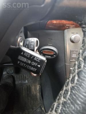 Pelēks Toyota Avensis 2003 Daugavpils, ar dzinēja tilpumu 2.00 L un nobraukumu 383 tūkst. km par 1500 €, foto 8 vietnē AUTOMOTO.COM.LV