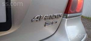 Pelēks Toyota Avensis 2003 Daugavpils, ar dzinēja tilpumu 2.00 L un nobraukumu 340 tūkst. km par 1150 €, foto 9 vietnē AUTOMOTO.COM.LV