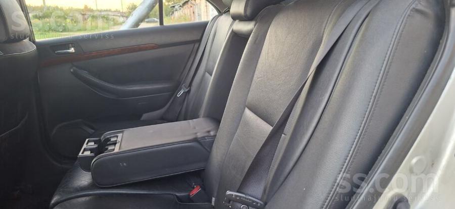 Pelēks Toyota Avensis 2003 Daugavpils, ar dzinēja tilpumu 2.00 L un nobraukumu 340 tūkst. km par 1150 €, foto 23 vietnē AUTOMOTO.COM.LV