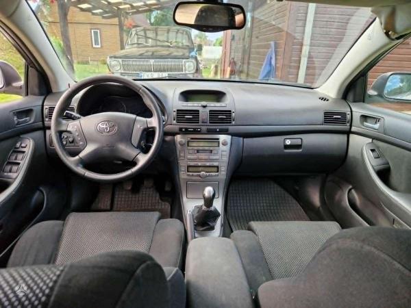 Pelēks Toyota Avensis 2003 Kazlų Rūda, ar dzinēja tilpumu 2.00 L un nobraukumu 393 tūkst. km par 1200 €, foto 8 vietnē AUTOMOTO.COM.LV