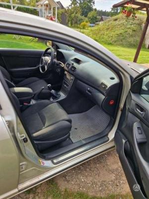 Pelēks Toyota Avensis 2003 Kazlų Rūda, ar dzinēja tilpumu 2.00 L un nobraukumu 393 tūkst. km par 1200 €, foto 9 vietnē AUTOMOTO.COM.LV