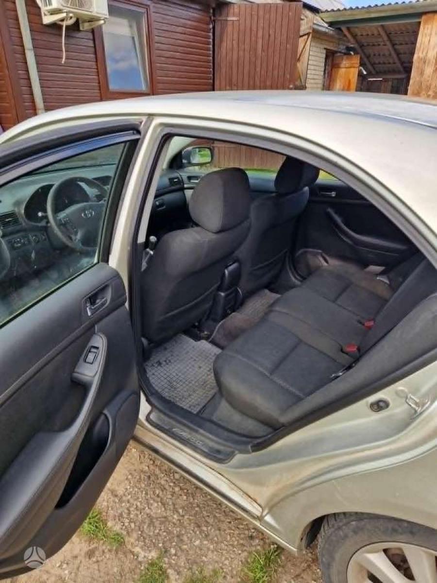 Pelēks Toyota Avensis 2003 Kazlų Rūda, ar dzinēja tilpumu 2.00 L un nobraukumu 393 tūkst. km par 1200 €, foto 10 vietnē AUTOMOTO.COM.LV