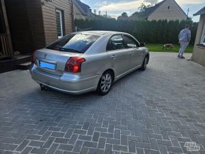 Grey Toyota Avensis 2003 in Vilkaviskis, with an engine capacity of 2.00 L and mileage of 0 thousand km for 1200 €, photo 4 on AUTOMOTO.COM.LV