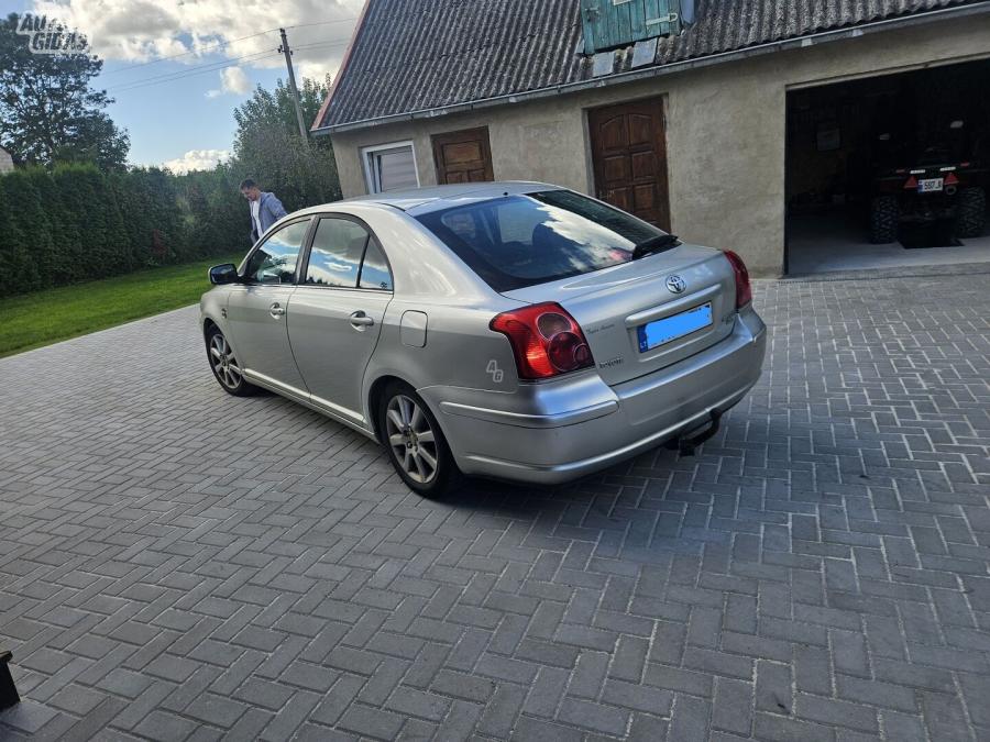 Grey Toyota Avensis 2003 in Vilkaviskis, with an engine capacity of 2.00 L and mileage of 0 thousand km for 1200 €, photo 5 on AUTOMOTO.COM.LV
