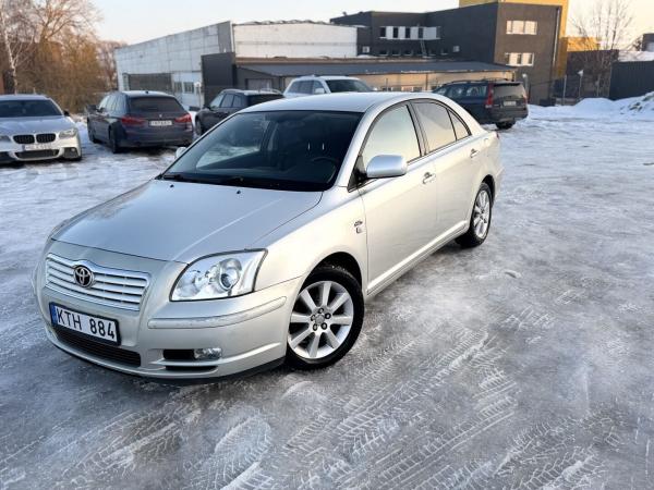 Pelēks Toyota Avensis 2004 Kauņa, ar dzinēja tilpumu 2.00 L un nobraukumu 290 tūkst. km par 1600 €, foto 1 vietnē AUTOMOTO.COM.LV