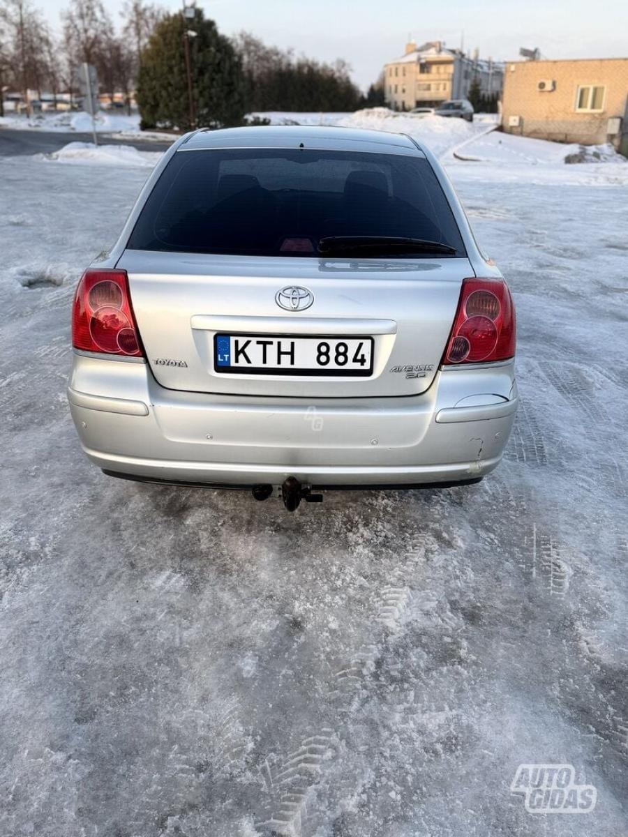 Pelēks Toyota Avensis 2004 Kauņa, ar dzinēja tilpumu 2.00 L un nobraukumu 290 tūkst. km par 1600 €, foto 12 vietnē AUTOMOTO.COM.LV
