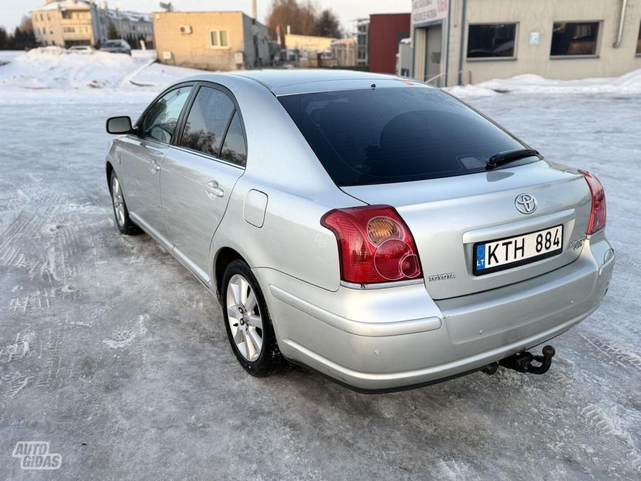 Pelēks Toyota Avensis 2004 Kauņa, ar dzinēja tilpumu 2.00 L un nobraukumu 290 tūkst. km par 1600 €, foto 13 vietnē AUTOMOTO.COM.LV