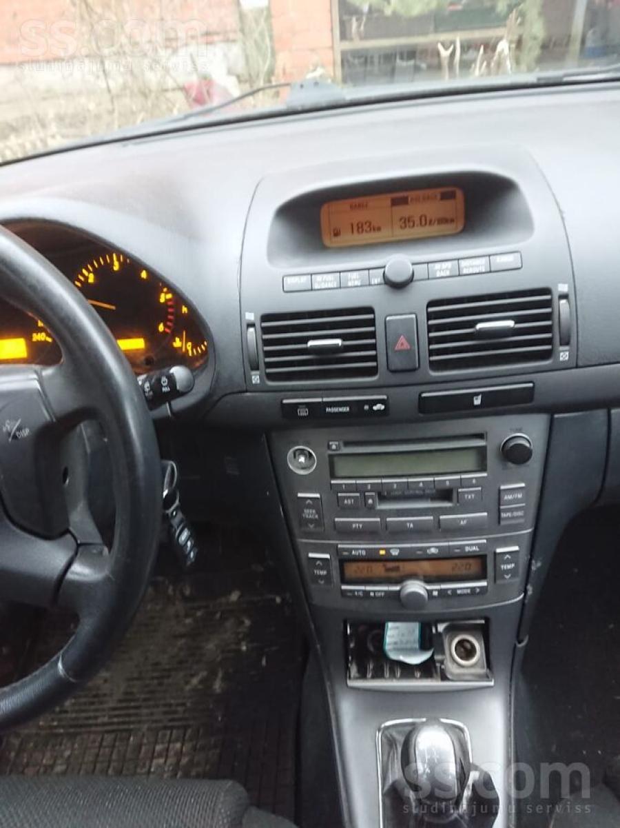 Серый Тойота Авенсис 2004 в Добеле, объемом двигателя 2.00 л и пробегом 316 тыс. км за 850 €, фото 5 на AUTOMOTO.COM.LV