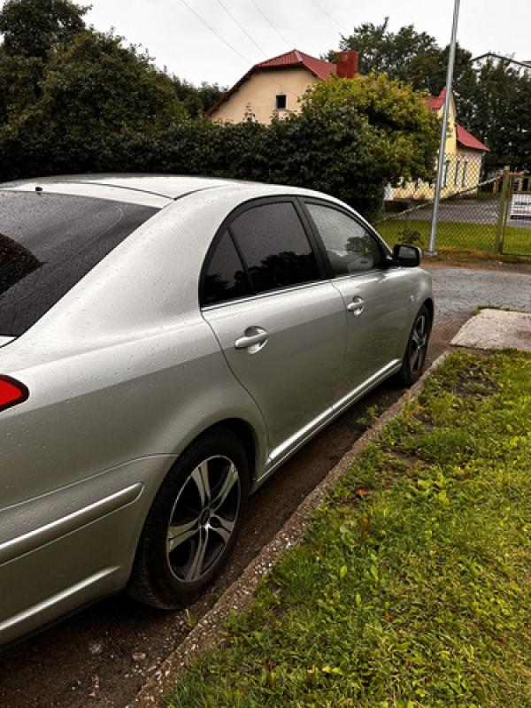 Тойота Авенсис 2004 в Кохтла-Ярве на AUTOMOTO.COM.LV Серый Тойота Авенсис 2004 в Кохтла-Ярве, объемом двигателя 0.00 л и пробегом 206 тыс. км за 3200 €, фото 1 на AUTOMOTO.COM.LV