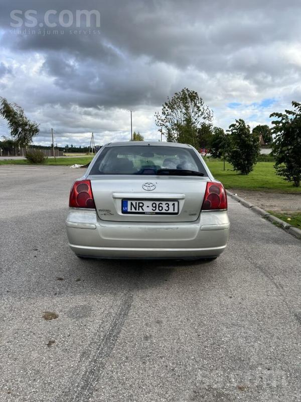 Pelēks Toyota Avensis 2004 Bauska, ar dzinēja tilpumu 2.00 L un nobraukumu 326 tūkst. km par 850 €, foto 3 vietnē AUTOMOTO.COM.LV