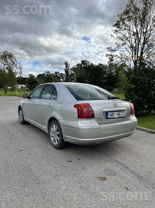 Pelēks Toyota Avensis 2004 Bauska, ar dzinēja tilpumu 2.00 L un nobraukumu 326 tūkst. km par 850 €, foto 4 vietnē AUTOMOTO.COM.LV