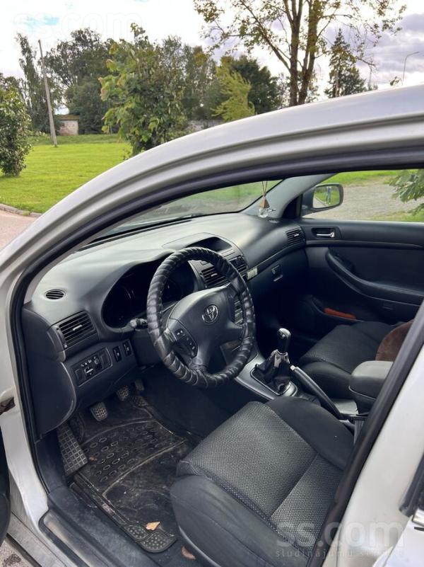 Pelēks Toyota Avensis 2004 Bauska, ar dzinēja tilpumu 2.00 L un nobraukumu 326 tūkst. km par 850 €, foto 10 vietnē AUTOMOTO.COM.LV