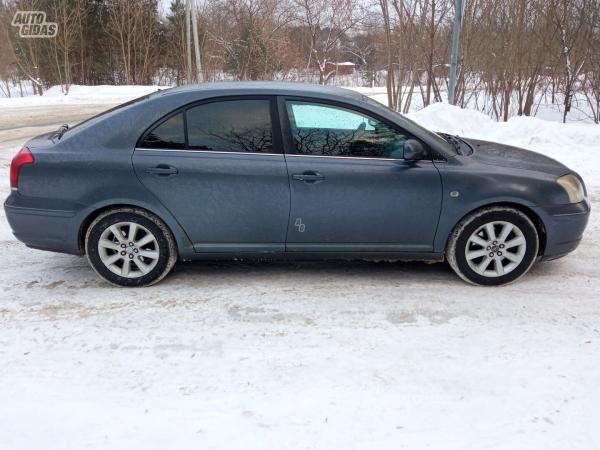 Pelēks Toyota Avensis 2005 Viļņa, ar dzinēja tilpumu 2.00 L un nobraukumu 343 tūkst. km par 1390 €, foto 7 vietnē AUTOMOTO.COM.LV
