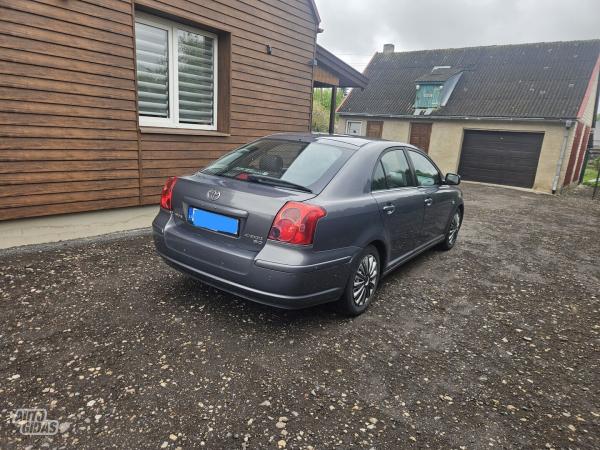 Grey Toyota Avensis 2005 in Vilkaviskis, with an engine capacity of 2.00 L and mileage of 459 thousand km for 1150 €, photo 1 on AUTOMOTO.COM.LV