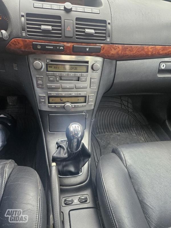 Grey Toyota Avensis 2005 in Vilkaviskis, with an engine capacity of 2.00 L and mileage of 459 thousand km for 1150 €, photo 5 on AUTOMOTO.COM.LV