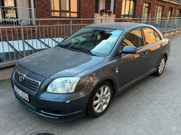 Grey Toyota Avensis 2005 in Vilnius, with an engine capacity of 2.23 L and mileage of 260 thousand km for 1100 €, photo 1 on AUTOMOTO.COM.LV