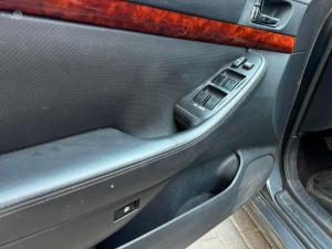 Pelēks Toyota Avensis 2005 Viļņa, ar dzinēja tilpumu 2.23 L un nobraukumu 260 tūkst. km par 1100 €, foto 12 vietnē AUTOMOTO.COM.LV