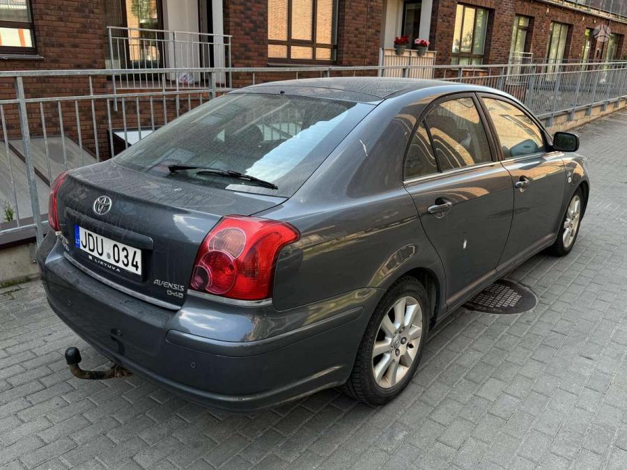 Серый Тойота Авенсис 2005 в Вильнюс, объемом двигателя 2.23 л и пробегом 260 тыс. км за 1000 €, фото 7 на AUTOMOTO.COM.LV