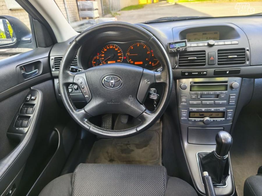 Серый Тойота Авенсис 2005 в Таураге, объемом двигателя 2.00 л и пробегом 313 тыс. км за 1650 €, фото 15 на AUTOMOTO.COM.LV