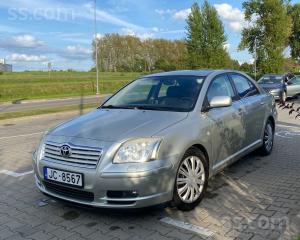 Серый Тойота Авенсис 2005 в Екабпилс, объемом двигателя 2.00 л и пробегом 284 тыс. км за 1695 €, фото  на AUTOMOTO.COM.LV