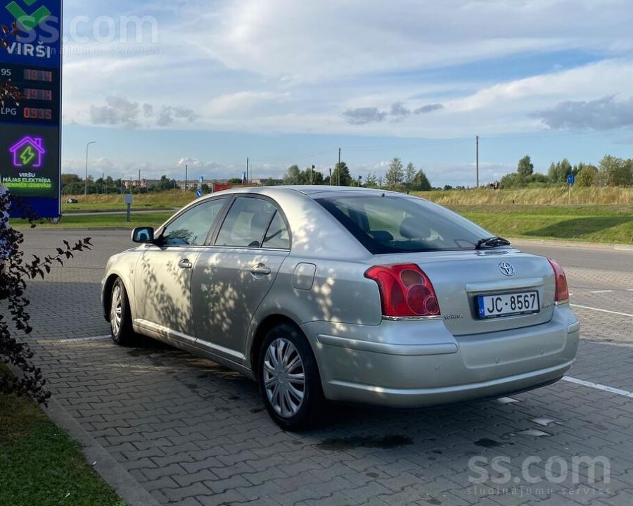 Серый Тойота Авенсис 2005 в Екабпилс, объемом двигателя 2.00 л и пробегом 284 тыс. км за 1695 €, фото 4 на AUTOMOTO.COM.LV
