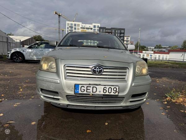 Toyota Avensis 2005 Viļņa vietnē Pelēks Toyota Avensis 2005 Viļņa, ar dzinēja tilpumu 2.00 L un nobraukumu 410 tūkst. km par 850 €, foto 3 vietnē AUTOMOTO.COM.LV