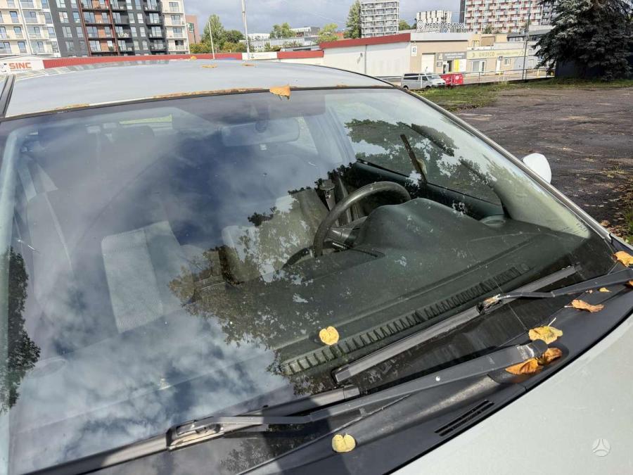 Grey Toyota Avensis 2005 in Vilnius, with an engine capacity of 2.00 L and mileage of 410 thousand km for 850 €, photo 5 on AUTOMOTO.COM.LV