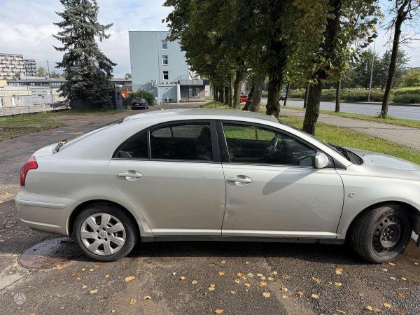 Toyota Avensis 2005 Viļņa vietnē Pelēks Toyota Avensis 2005 Viļņa, ar dzinēja tilpumu 2.00 L un nobraukumu 410 tūkst. km par 850 €, foto 6 vietnē AUTOMOTO.COM.LV