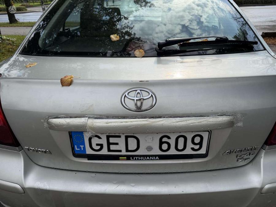 Grey Toyota Avensis 2005 in Vilnius, with an engine capacity of 2.00 L and mileage of 410 thousand km for 850 €, photo 9 on AUTOMOTO.COM.LV