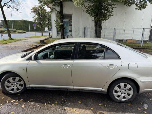 Toyota Avensis 2005 Viļņa vietnē Pelēks Toyota Avensis 2005 Viļņa, ar dzinēja tilpumu 2.00 L un nobraukumu 410 tūkst. km par 850 €, foto 11 vietnē AUTOMOTO.COM.LV