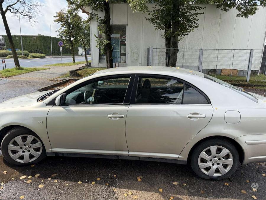 Grey Toyota Avensis 2005 in Vilnius, with an engine capacity of 2.00 L and mileage of 410 thousand km for 850 €, photo 11 on AUTOMOTO.COM.LV