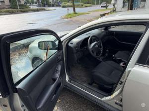 Grey Toyota Avensis 2005 in Vilnius, with an engine capacity of 2.00 L and mileage of 410 thousand km for 850 €, photo 13 on AUTOMOTO.COM.LV
