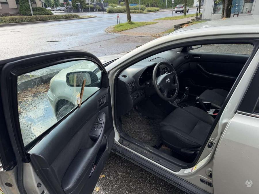Grey Toyota Avensis 2005 in Vilnius, with an engine capacity of 2.00 L and mileage of 410 thousand km for 850 €, photo 13 on AUTOMOTO.COM.LV