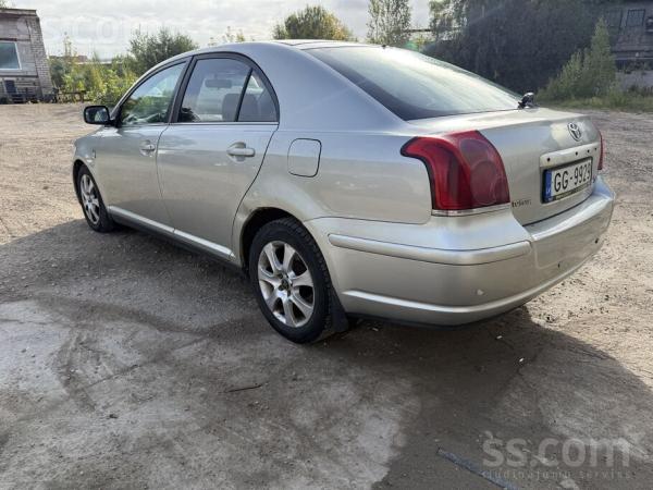 Pelēks Toyota Avensis 2005 Rīga, ar dzinēja tilpumu 2.00 L un nobraukumu 300 tūkst. km par 1250 €, foto 1 vietnē AUTOMOTO.COM.LV