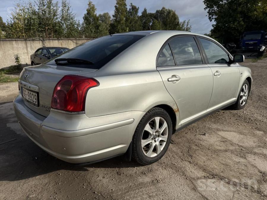 Grey Toyota Avensis 2005 in Riga, with an engine capacity of 2.00 L and mileage of 300 thousand km for 1250 €, photo 3 on AUTOMOTO.COM.LV