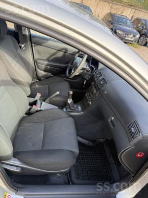 Grey Toyota Avensis 2005 in Riga, with an engine capacity of 2.00 L and mileage of 300 thousand km for 1250 €, photo 7 on AUTOMOTO.COM.LV