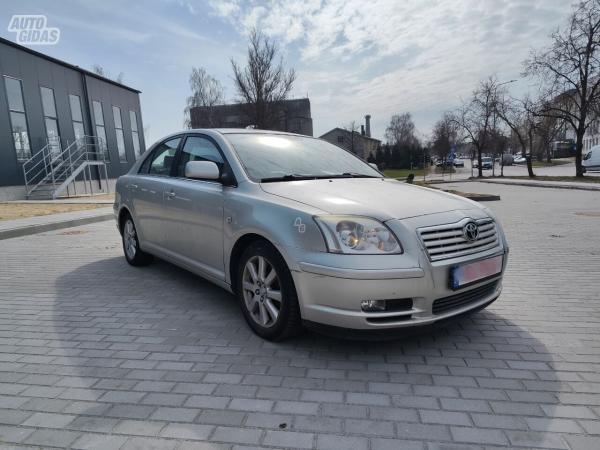 Grey Toyota Avensis 2006 in Vilnius, with an engine capacity of 2.00 L and mileage of 240 thousand km for 1000 €, photo 1 on AUTOMOTO.COM.LV