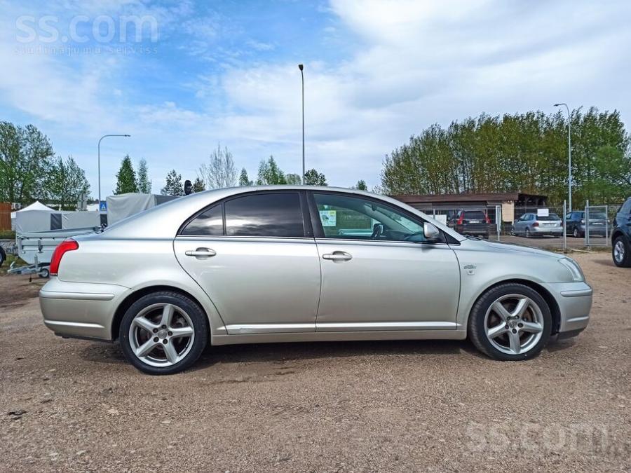 Grey Toyota Avensis 2006 in Daugavpils, with an engine capacity of 2.20 L and mileage of 0 thousand km for 2650 €, photo 5 on AUTOMOTO.COM.LV