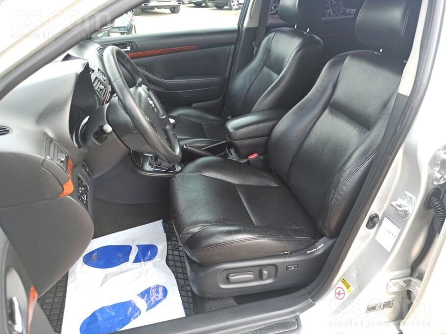 Grey Toyota Avensis 2006 in Daugavpils, with an engine capacity of 2.20 L and mileage of 0 thousand km for 2650 €, photo 11 on AUTOMOTO.COM.LV
