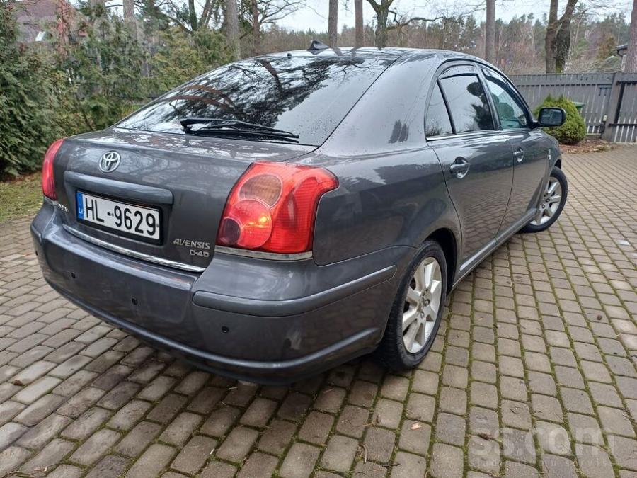 Pelēks Toyota Avensis 2006 Jūrmala, ar dzinēja tilpumu 2.20 L un nobraukumu 399 tūkst. km par 1400 €, foto 3 vietnē AUTOMOTO.COM.LV
