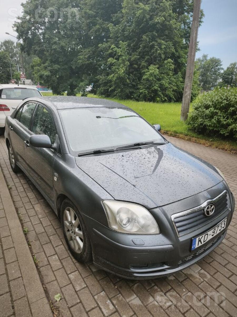 Серый Тойота Авенсис 2006 в Рига, объемом двигателя 2.20 л и пробегом 320 тыс. км за 1500 €, фото 1 на AUTOMOTO.COM.LV