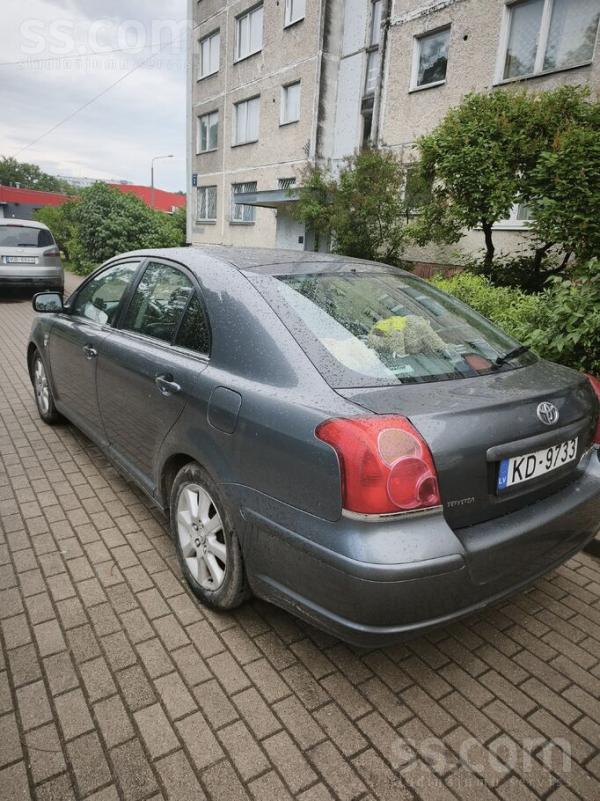 Grey Toyota Avensis 2006 in Riga, with an engine capacity of 2.20 L and mileage of 320 thousand km for 1500 €, photo 3 on AUTOMOTO.COM.LV