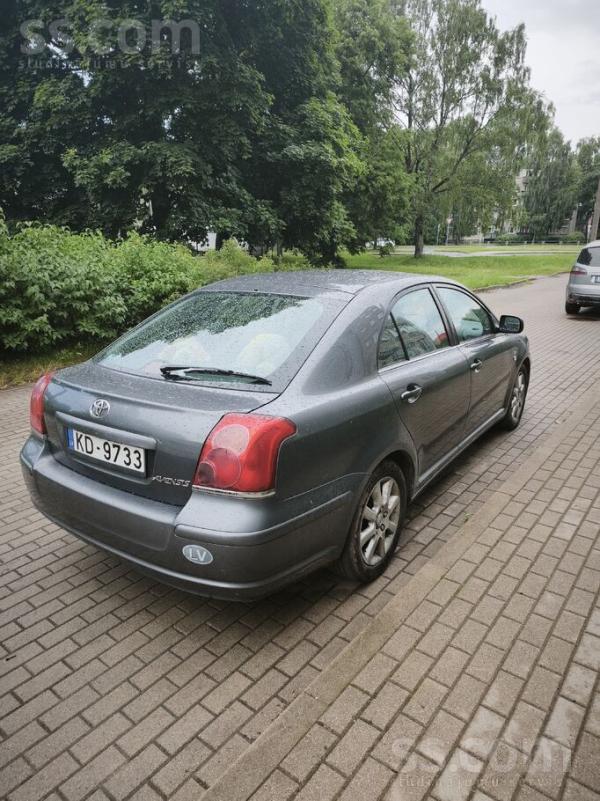 Grey Toyota Avensis 2006 in Riga, with an engine capacity of 2.20 L and mileage of 320 thousand km for 1500 €, photo 4 on AUTOMOTO.COM.LV