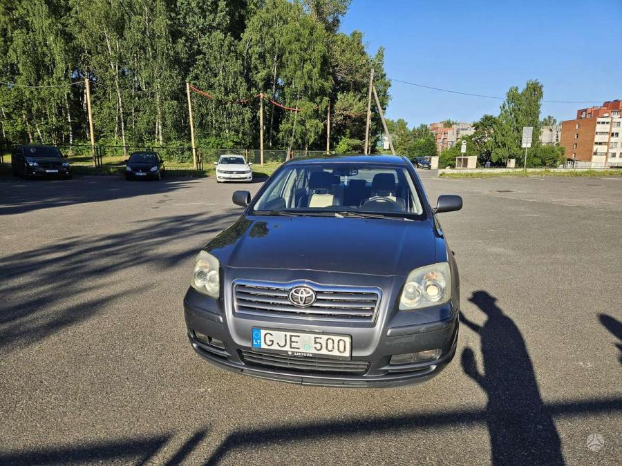 Grey Toyota Avensis 2006 in Vilnius, with an engine capacity of 2.20 L and mileage of 374 thousand km for 2000 €, photo 4 on AUTOMOTO.COM.LV