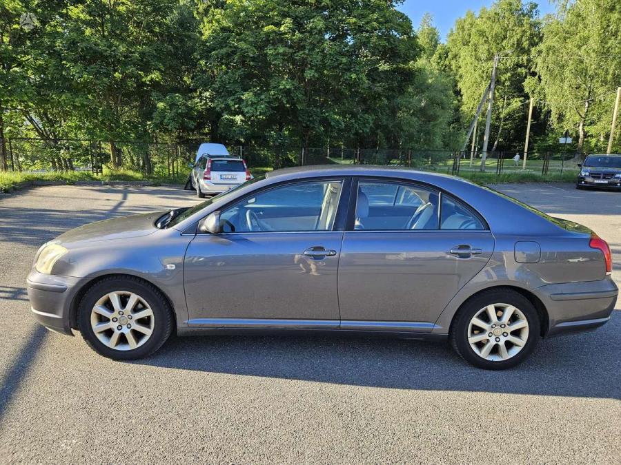 Grey Toyota Avensis 2006 in Vilnius, with an engine capacity of 2.20 L and mileage of 374 thousand km for 2000 €, photo 5 on AUTOMOTO.COM.LV