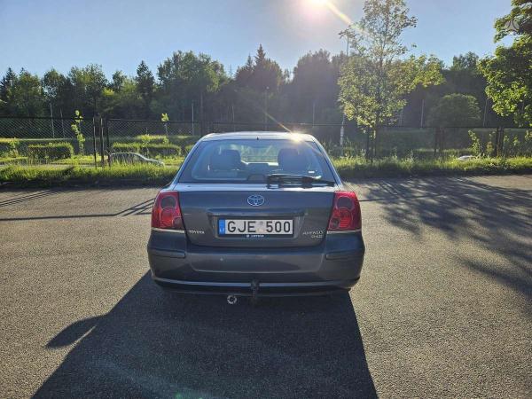 Grey Toyota Avensis 2006 in Vilnius, with an engine capacity of 2.20 L and mileage of 374 thousand km for 2000 €, photo 5 on AUTOMOTO.COM.LV
